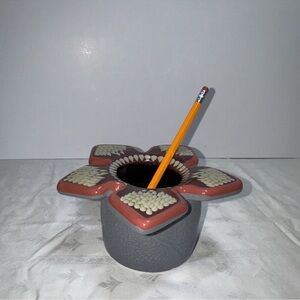 Art | Stranger Things Demogorgon Pen And Plant Pot 6x3 | Poshmark